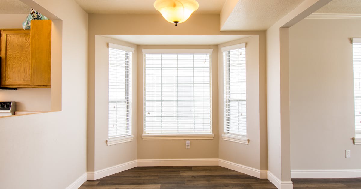 Best Blinds for Bay & Arched Windows in Canada